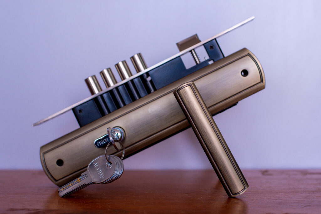 Fealty 4 pin steel door lock – Lock City