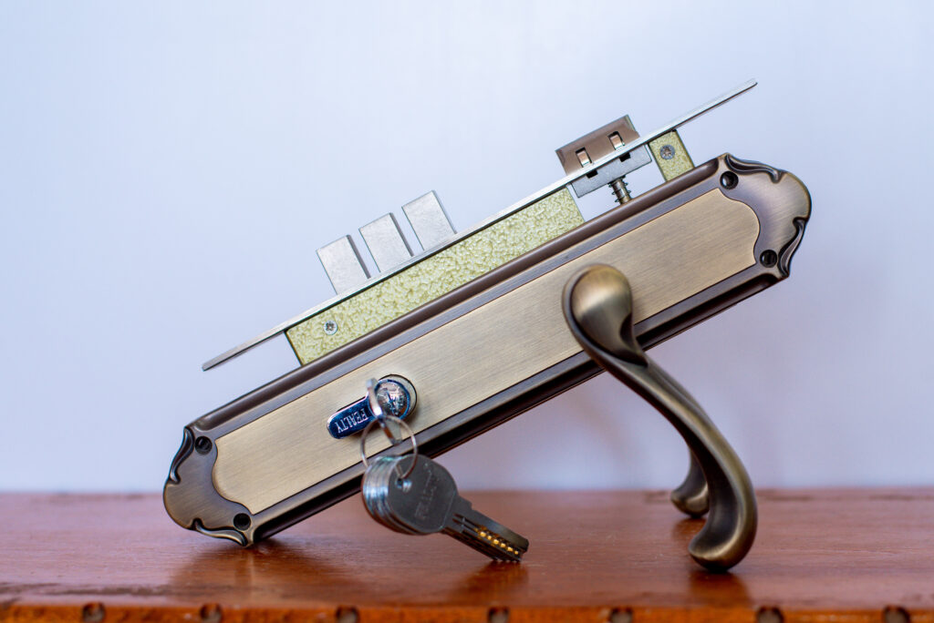 Fealty 3 pin steel door lock – Lock City