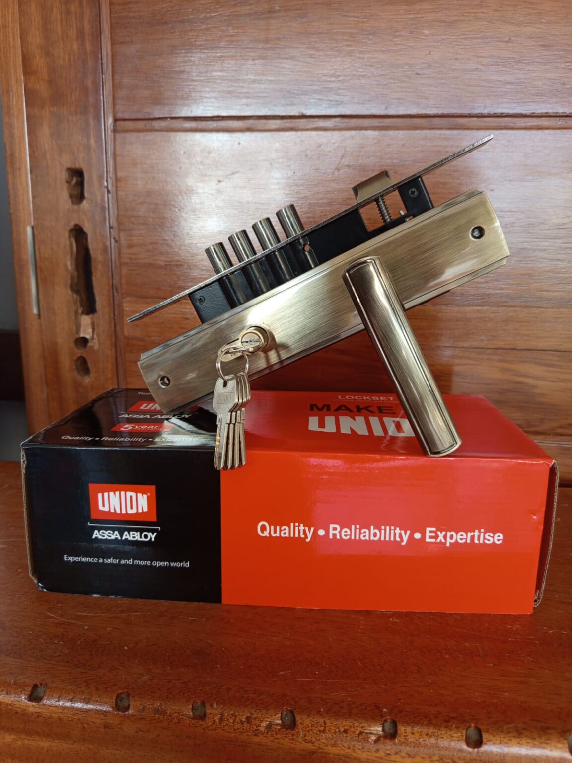 Union 4-pin AB Steel door lock – Lock City